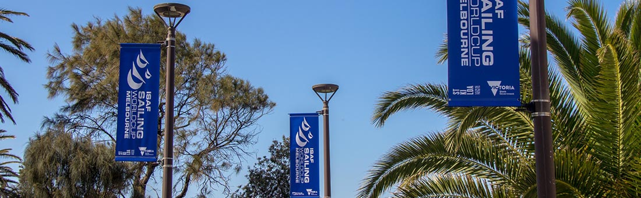 A guide to advertising solutions: banners, signage, hoarding